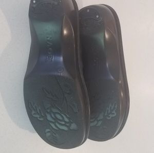 Naot | Shoes | Naot Chain Detail Mules Sz 6 | Poshmark